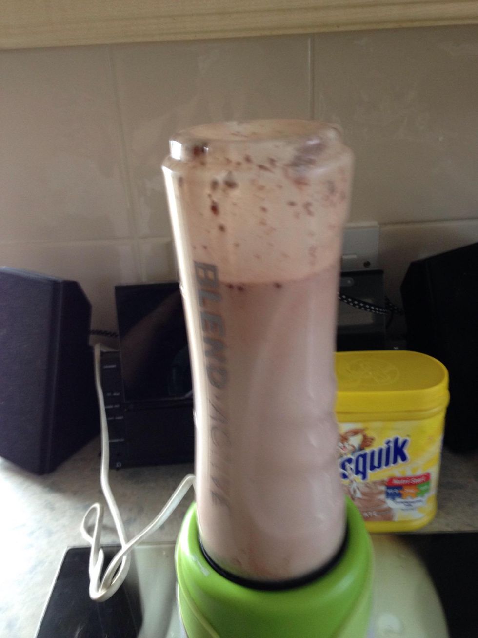 How to make a chocolate orange milkshake - B+C Guides