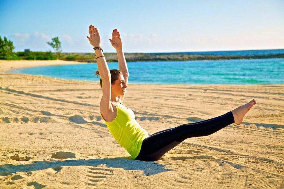 How to tone abs in ten minutes - B+C Guides