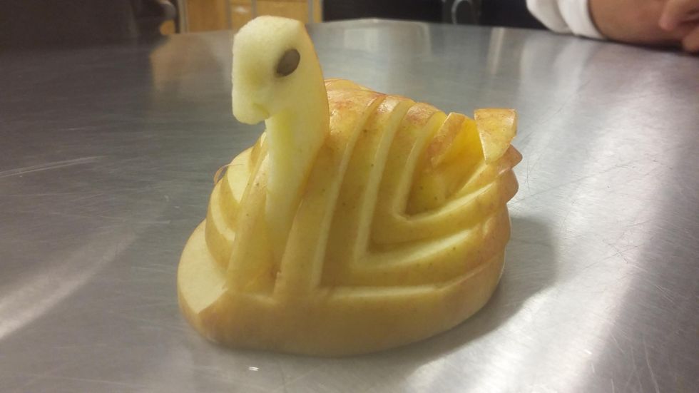 How to make an apple swan garnish - B+C Guides