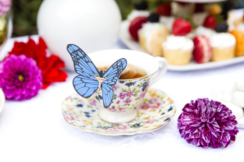 How to make disney’s alice-inspired tea bags - B+C Guides