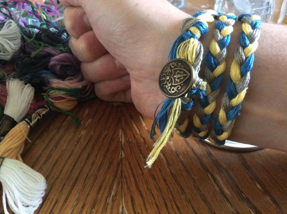 How to make a braided wrap braclet - B+C Guides