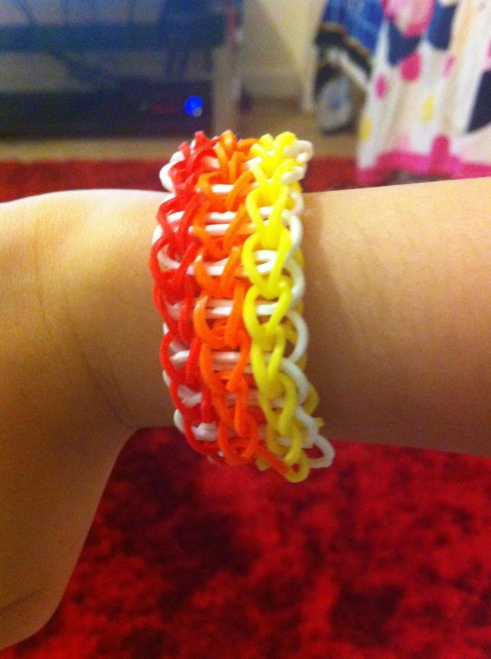 How to make a triple loom braclet - B+C Guides