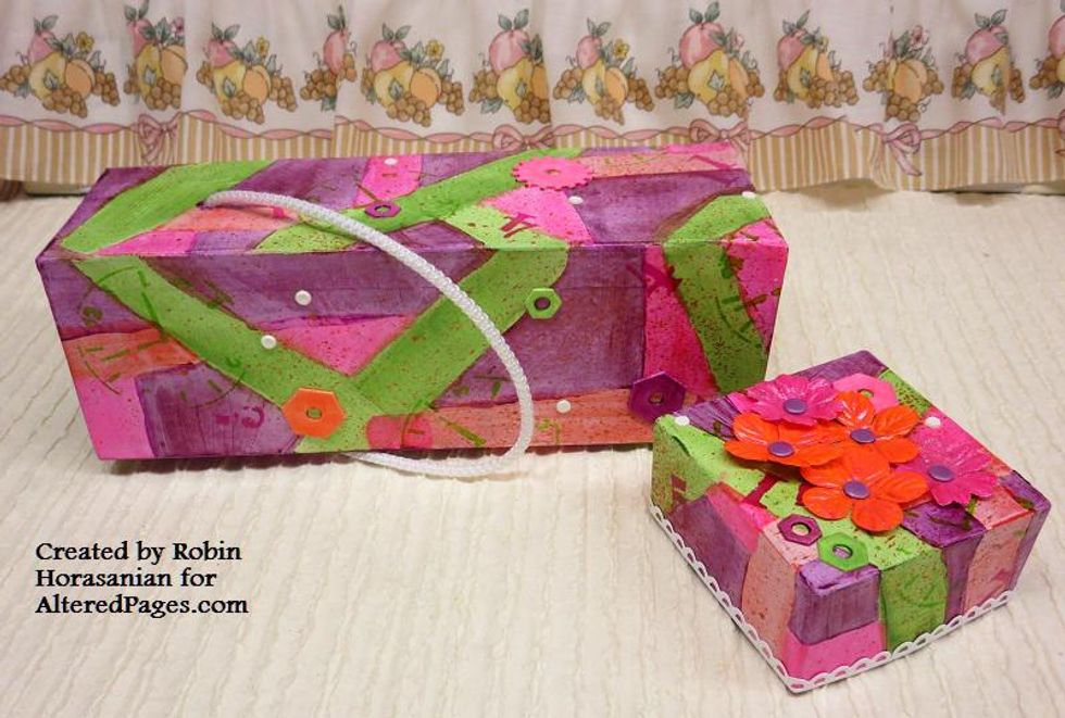 How to decorate a brown cardboard box - B+C Guides