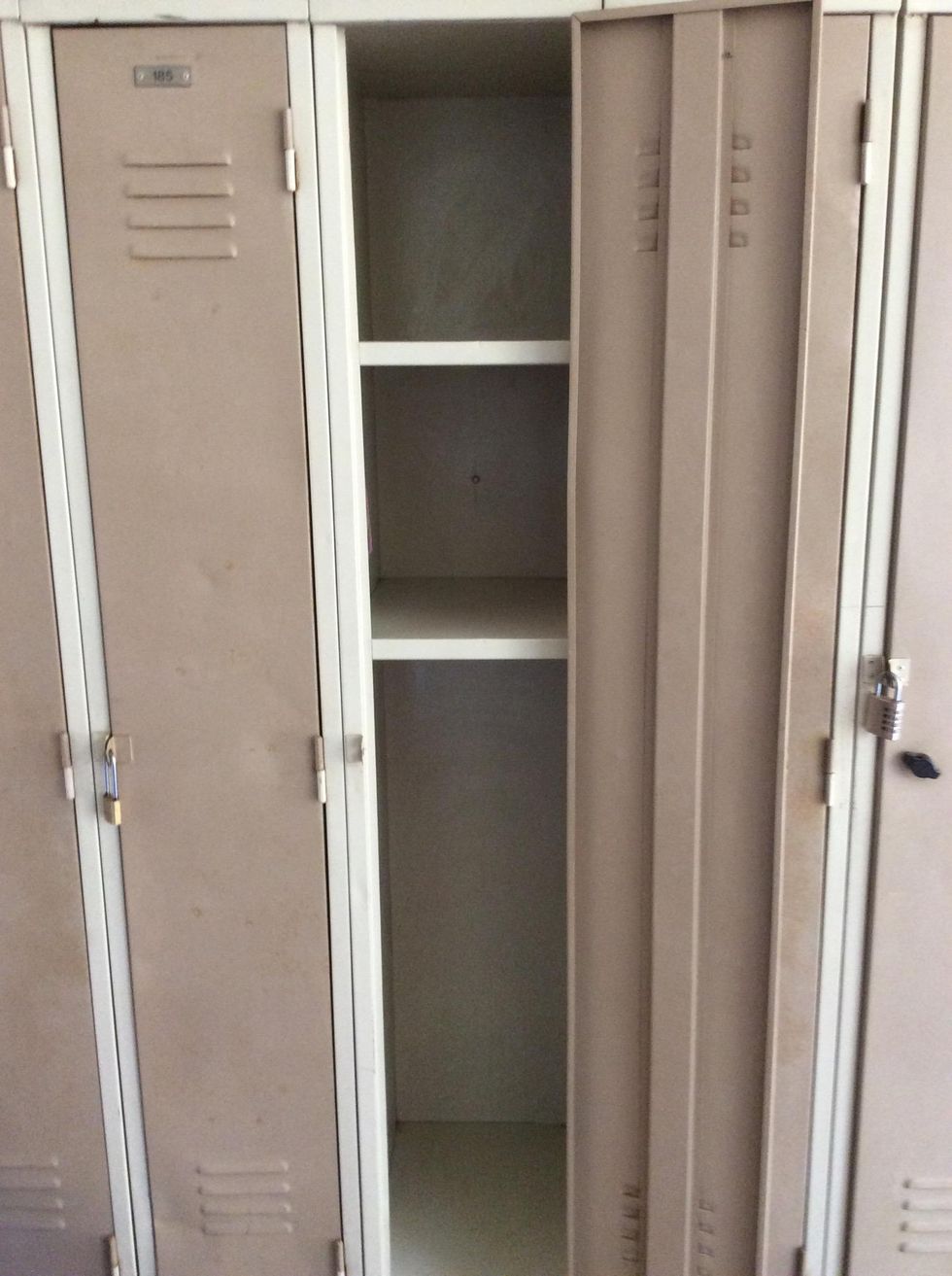 How to organize your locker!! - B+C Guides