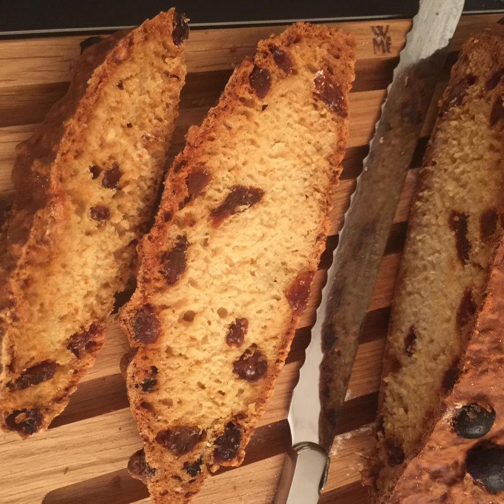 How to bake irish 'spotted dog' soda bread🇮🇪 - B+C Guides