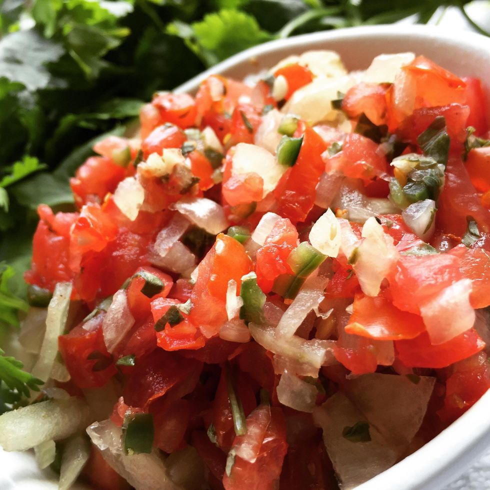 How to make pico di gallo - B+C Guides