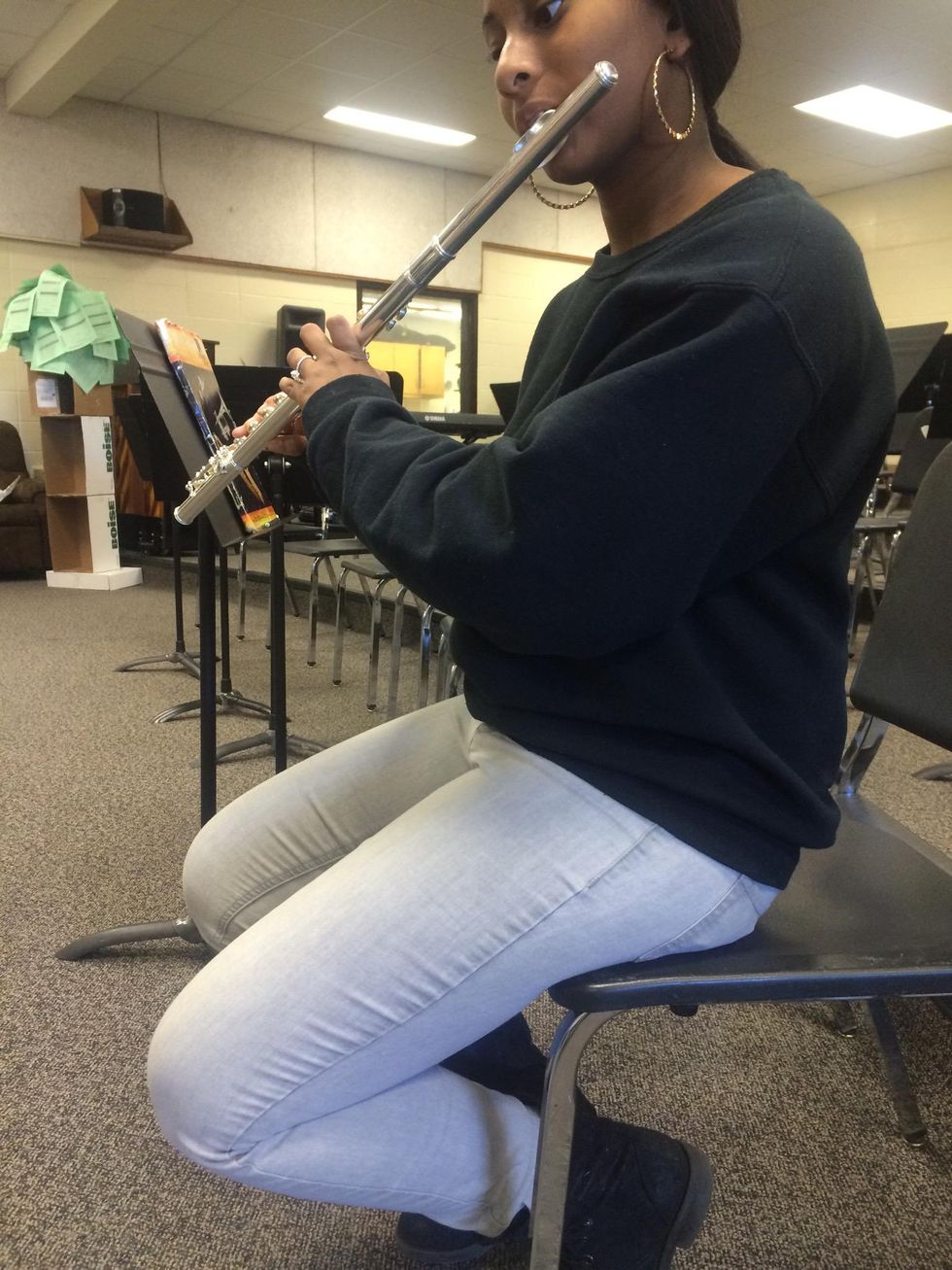 How to assemble and hold your flute correctly - B+C Guides