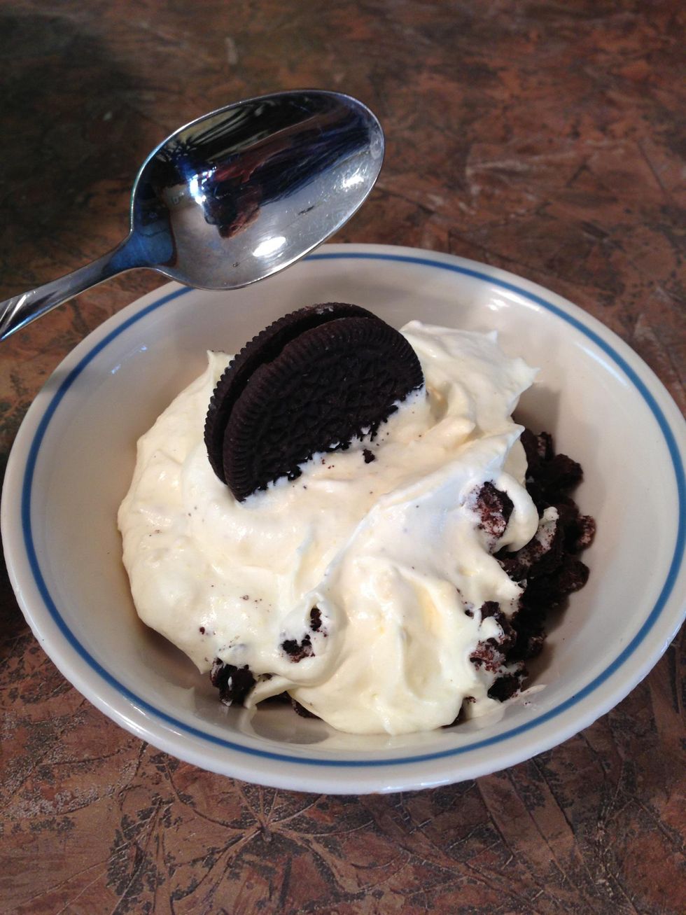 How to mix up easy vanilla oreo pudding - B+C Guides