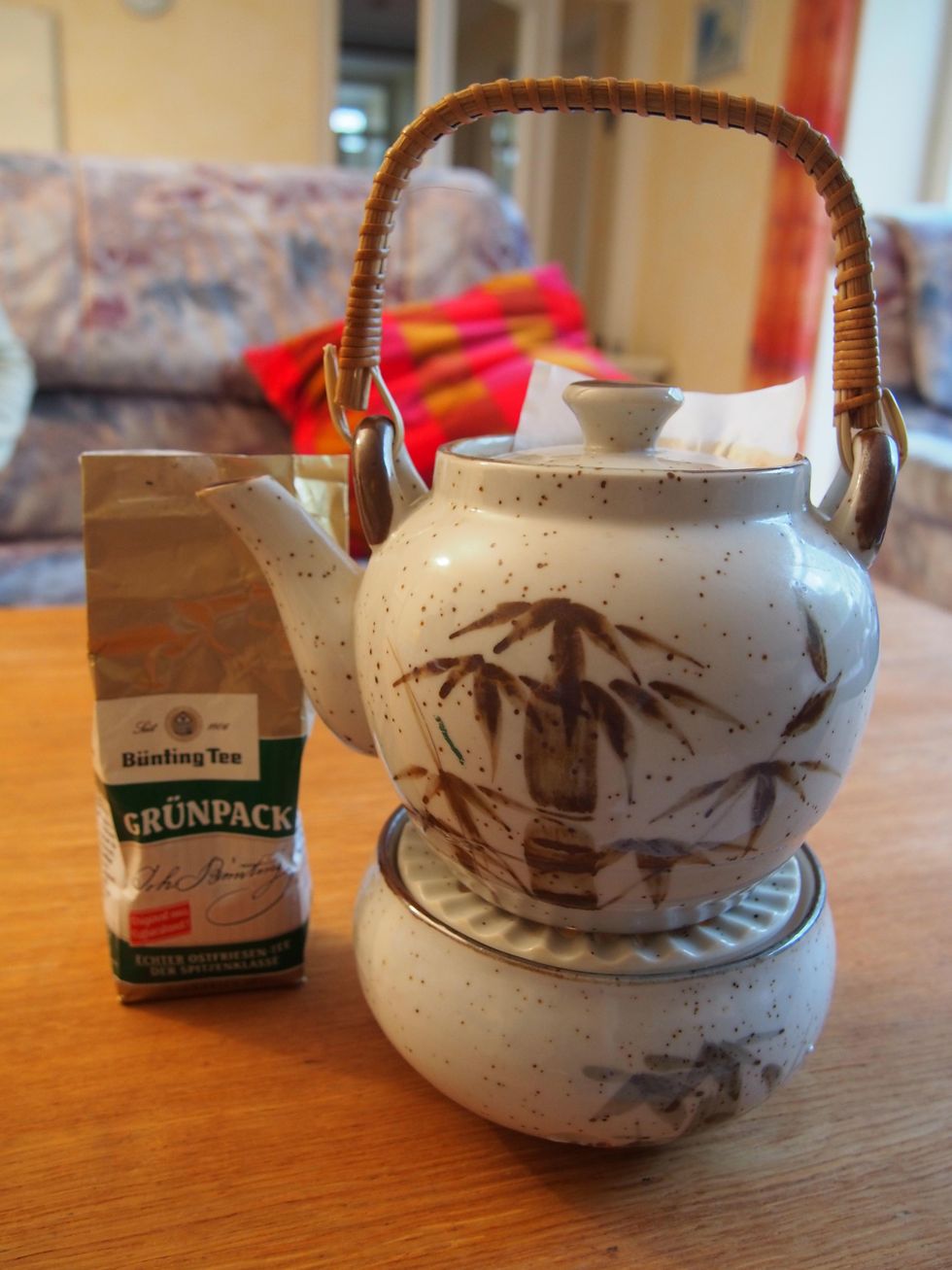 How to do an east frisian tea ceremony - B+C Guides