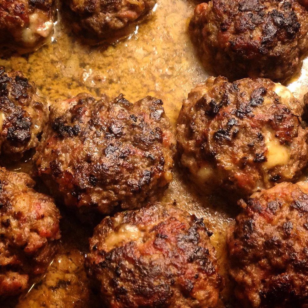 How to make scrumptious bacon & cheese moose patties - B+C Guides