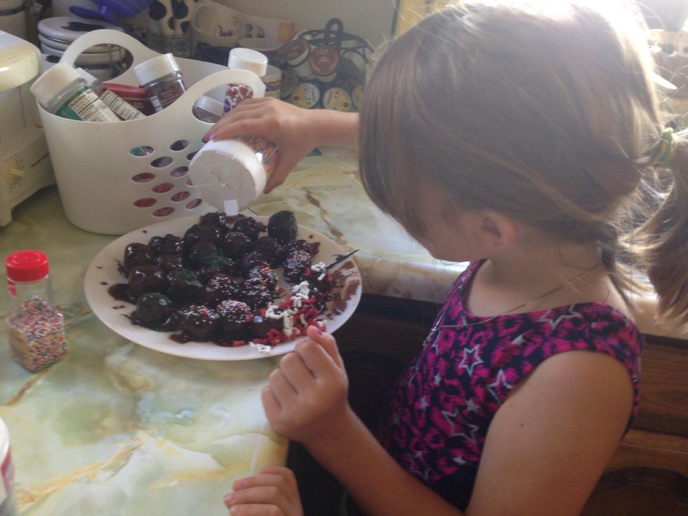 How to make fizzy cake balls - B+C Guides