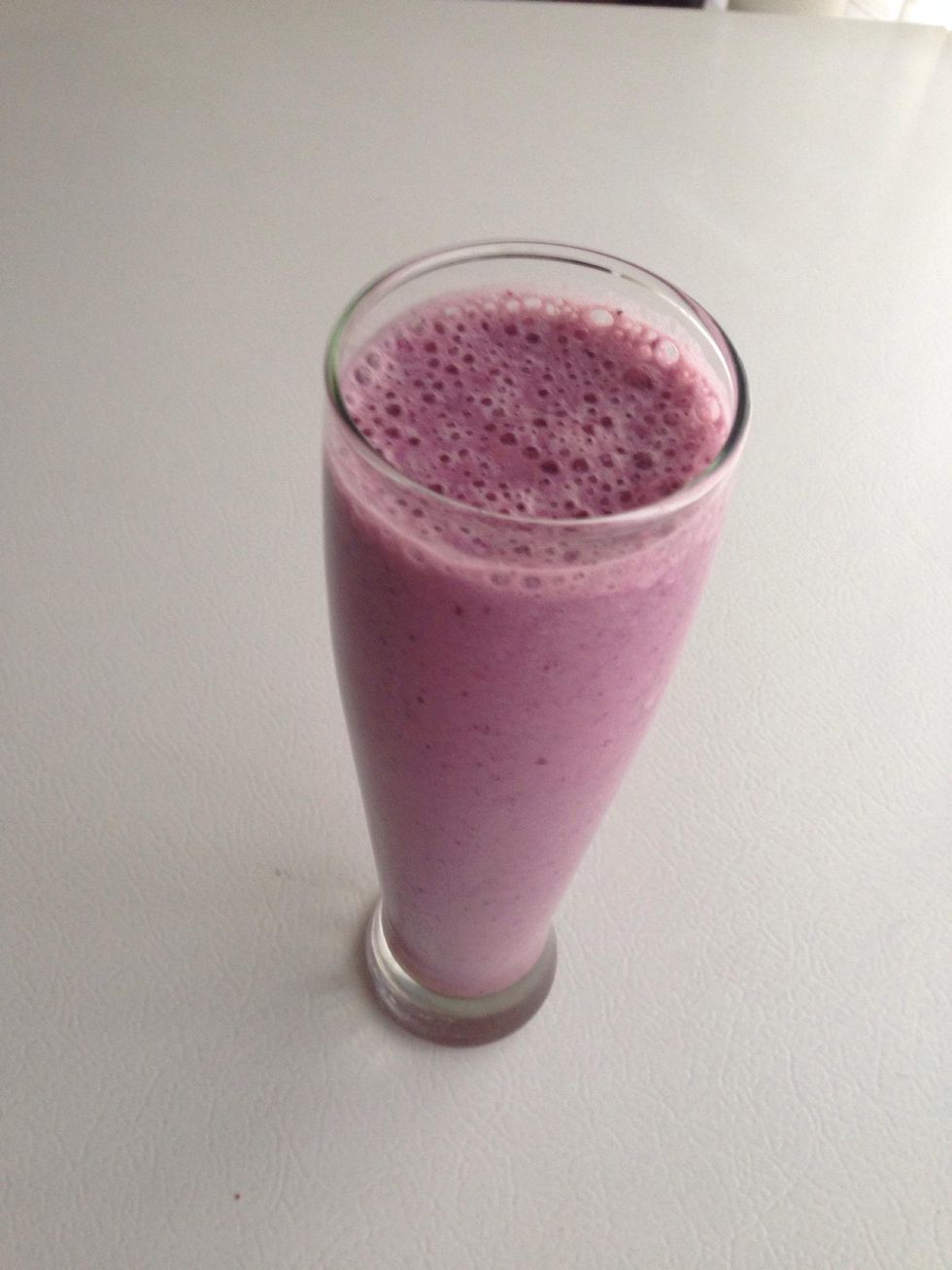 How to make a power berry smoothie - B+C Guides