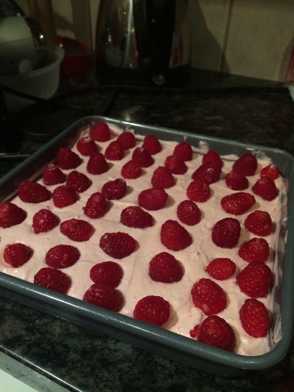 How to make no bake raspberry fluff cake - B+C Guides