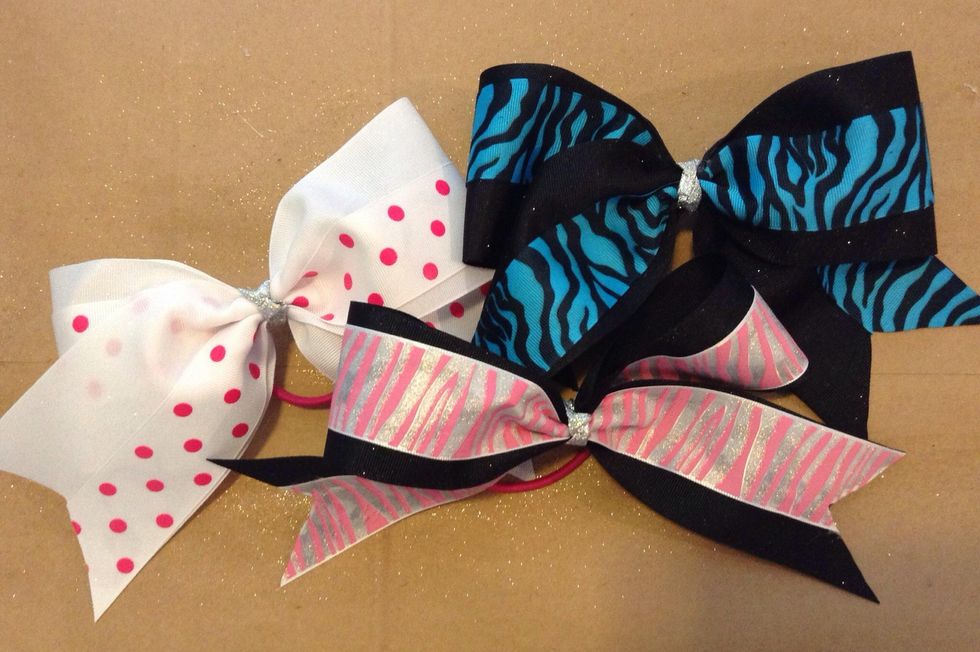 How to make a cheer bow - B+C Guides