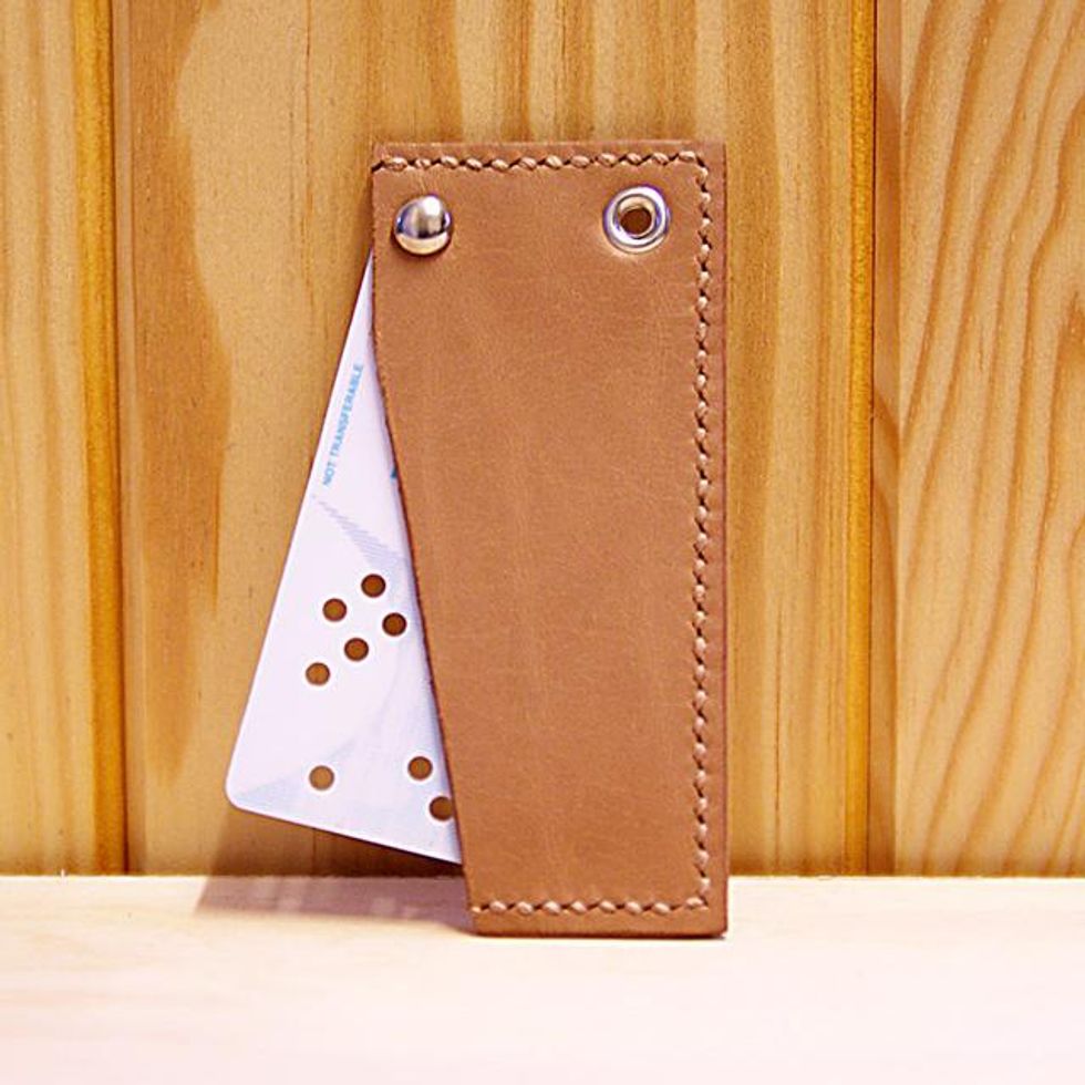 How to make a card key case - B+C Guides