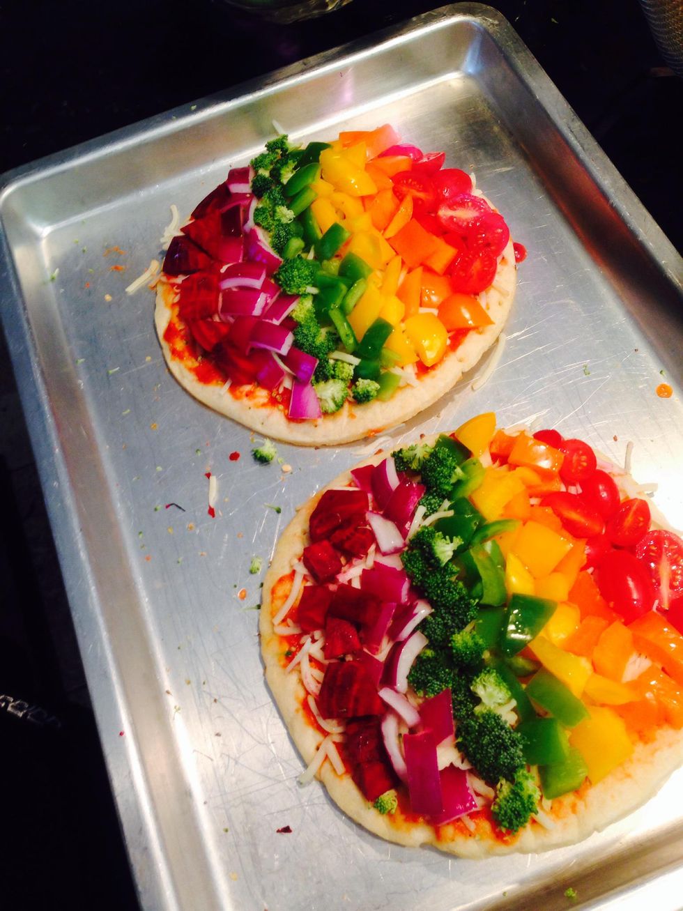 How to make rainbow veggie pizza - B+C Guides