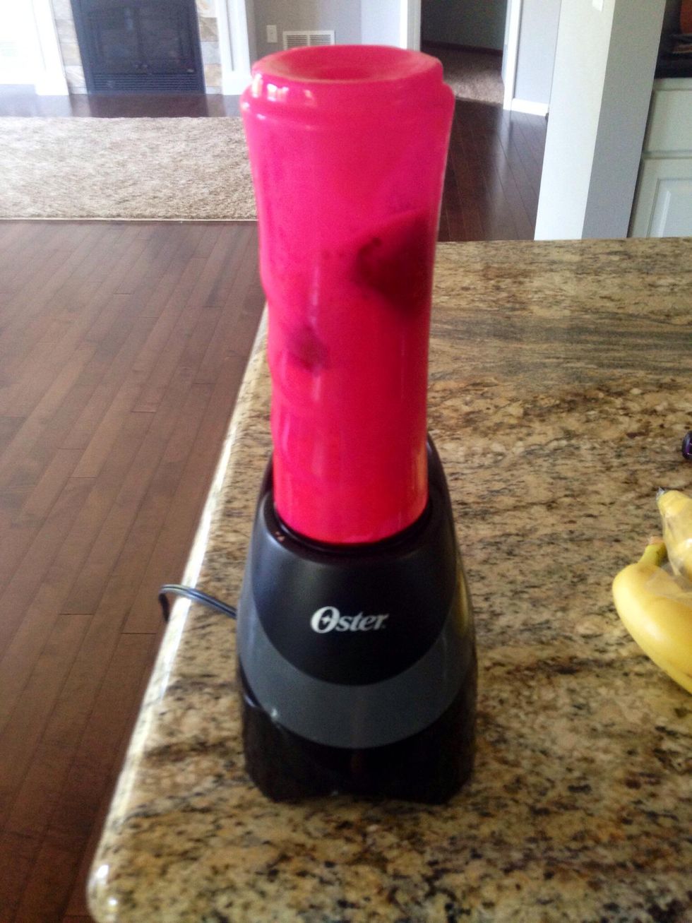 How to make a monday morning mayhem smoothie - B+C Guides