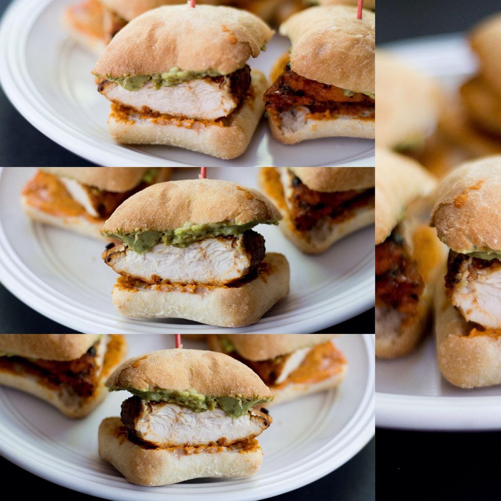 How to cook chipotle chicken sliders - B+C Guides