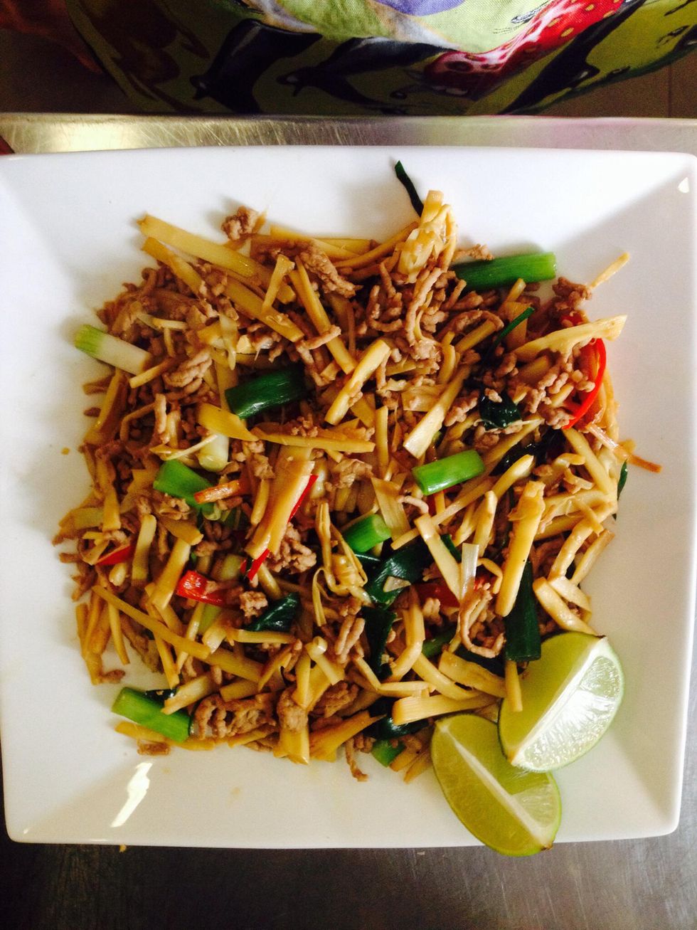 How to cook a bamboo shoot stir fry - B+C Guides