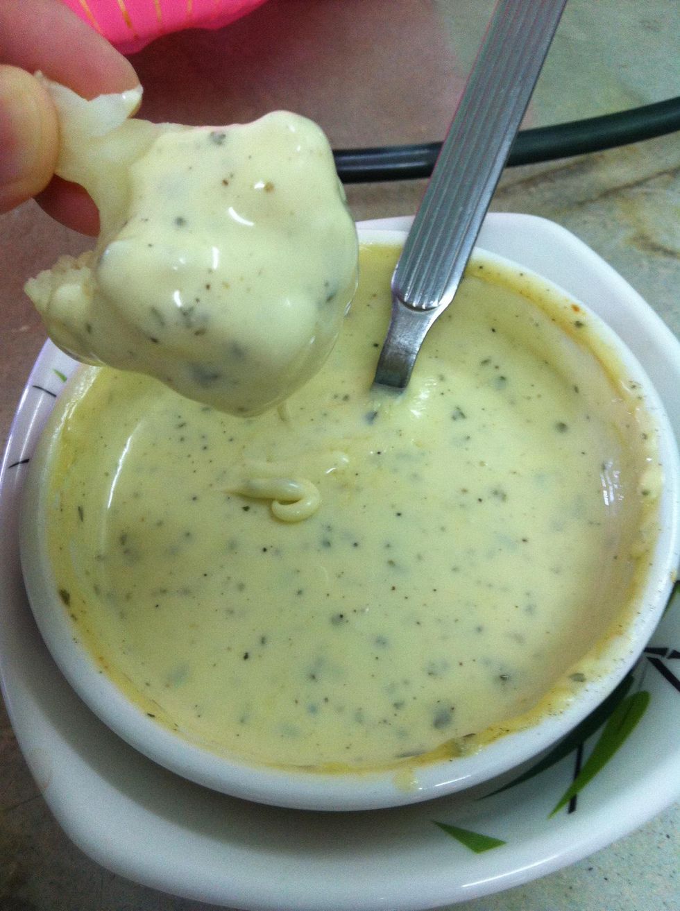 How to make a very simple cheese dip in the oven - B+C Guides