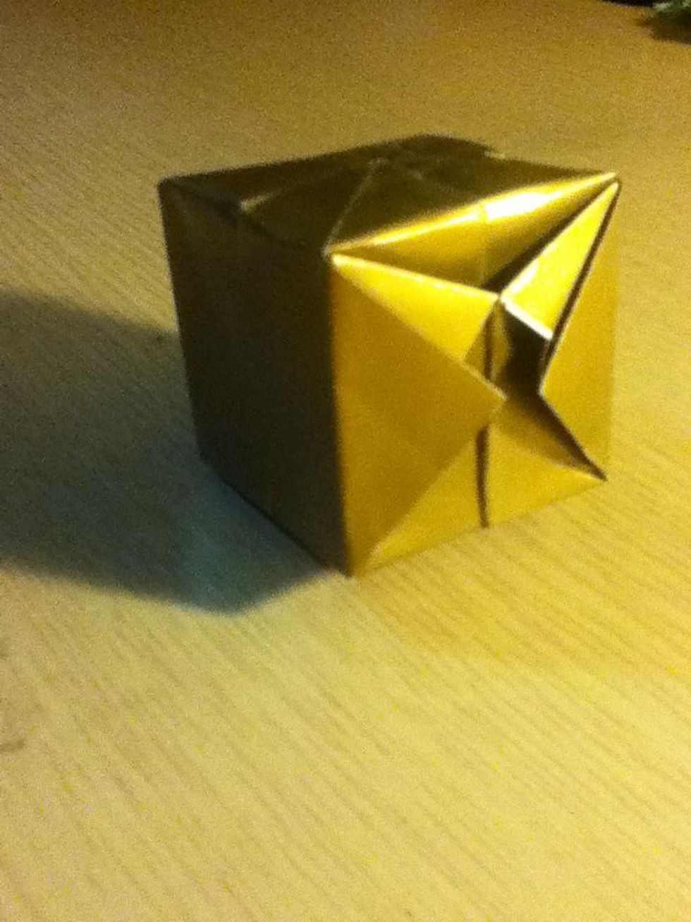 How to make an origami waterbomb - B+C Guides