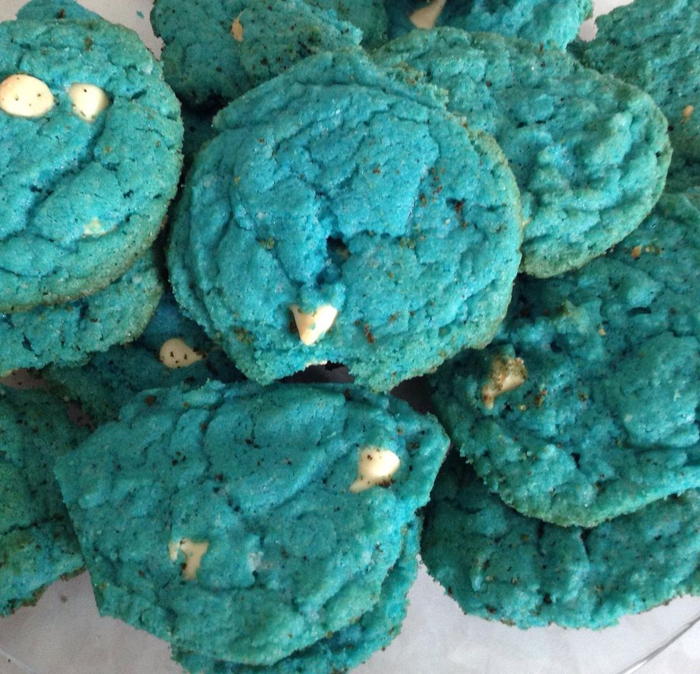 How to blue velvet cookie w/ white chocolate chips - B+C Guides