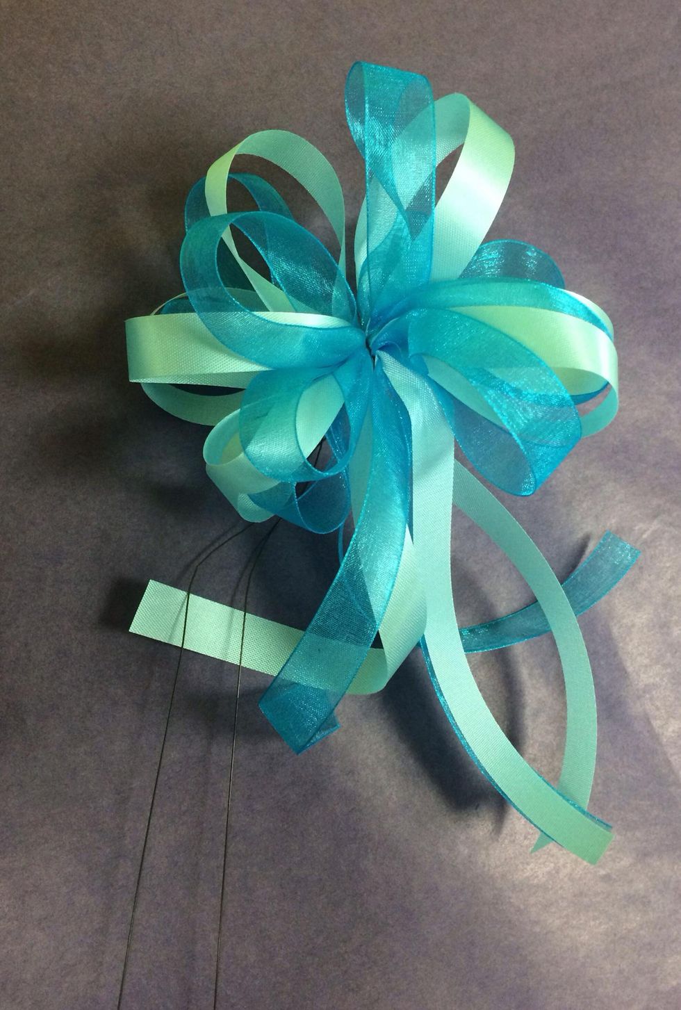 How to make a double ribbon bow - B+C Guides