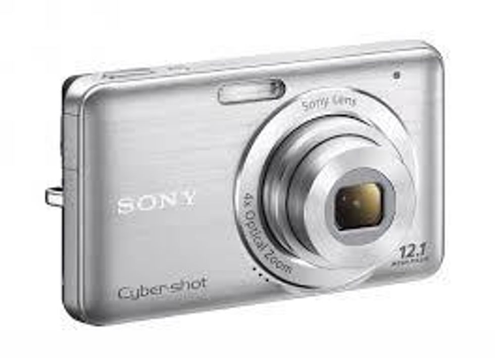 How to put a photo from your camera to your computer - B+C Guides