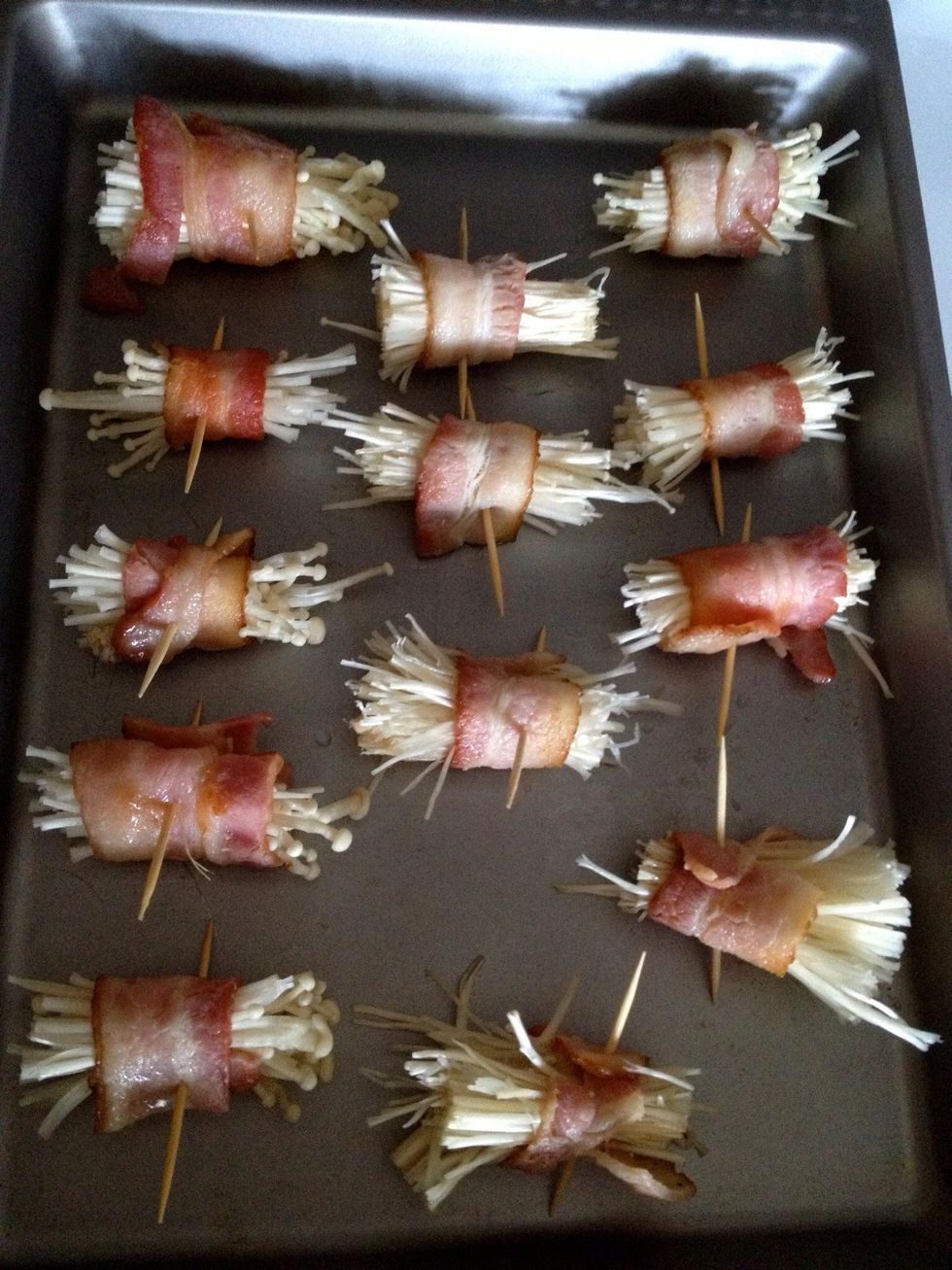 How to cook bacon wrapped enoki mushroom - B+C Guides