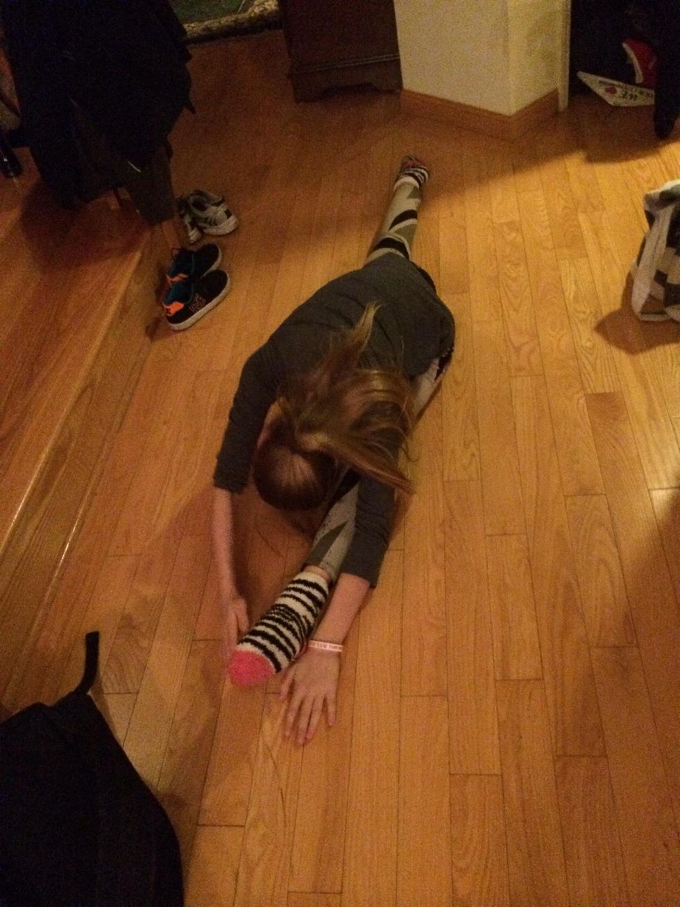 How to do right leg splits - B+C Guides