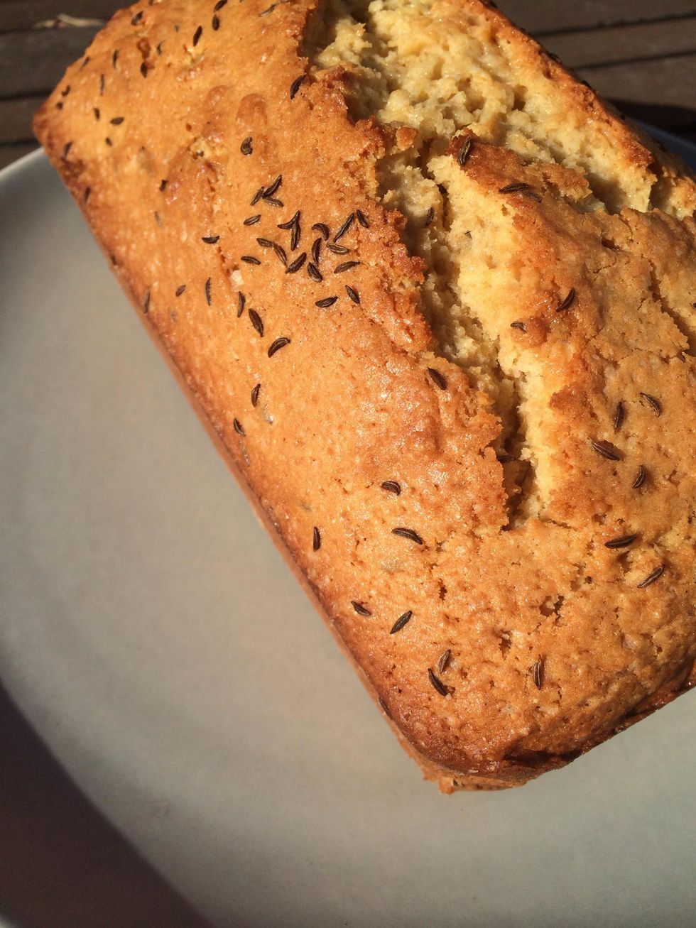 How to bake caraway seed pound cake - B+C Guides