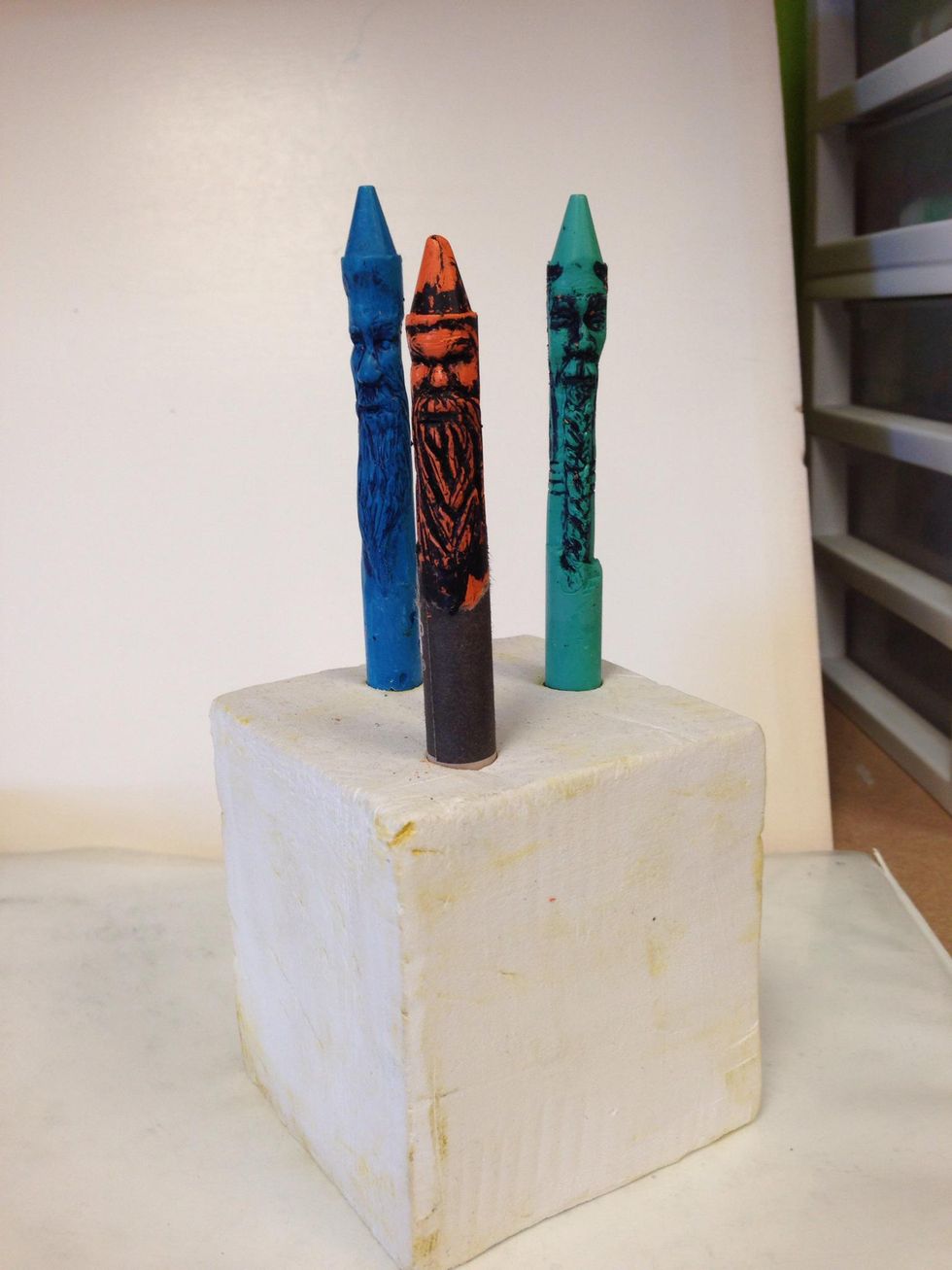 How to make a crayon carving - B+C Guides