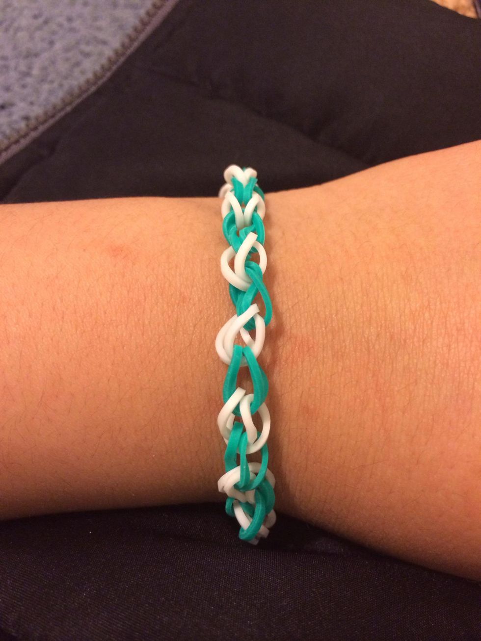 How to make a rainbow loom single chain bracelet - B+C Guides