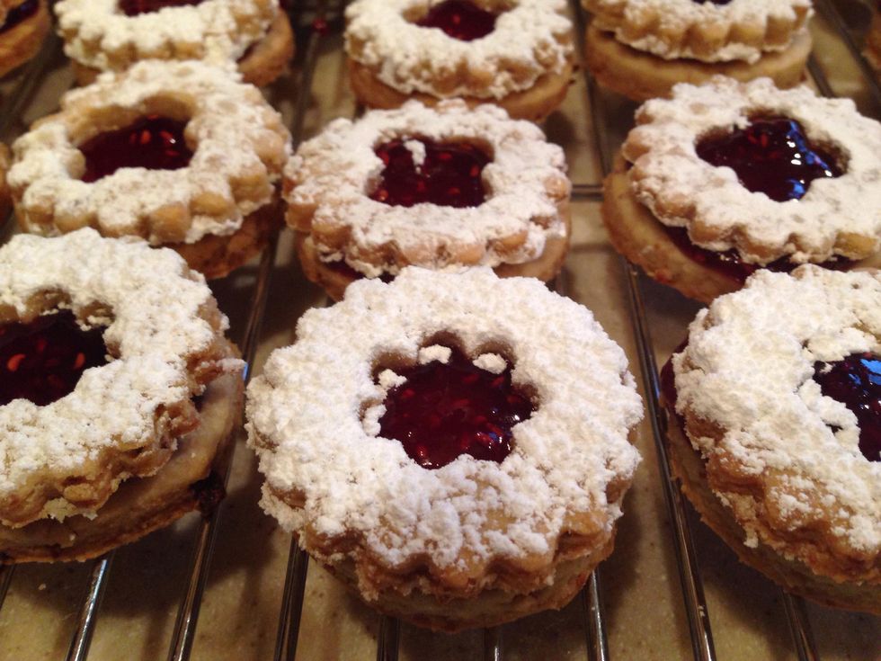 How to make traditional austrian jam cookies - B+C Guides