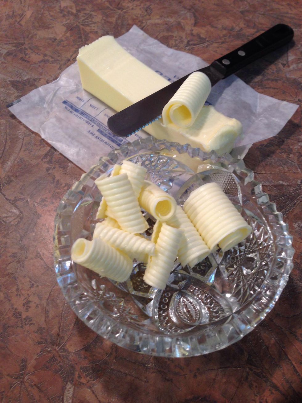 How to easily make fancy butter curls - B+C Guides