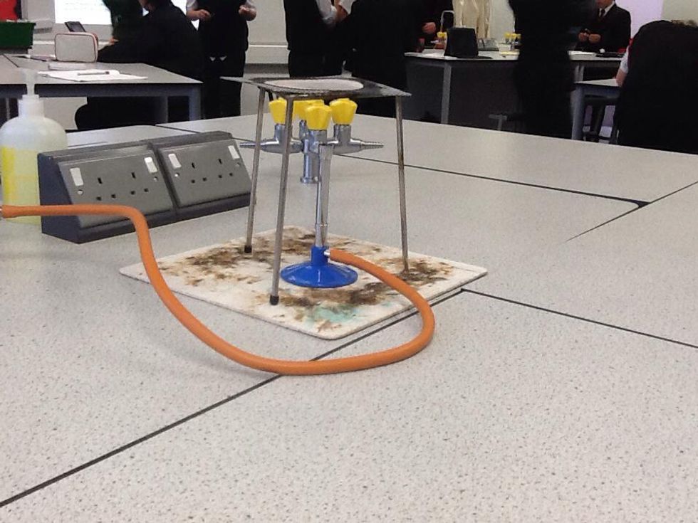 How to react magnesium with oxygen - B+C Guides