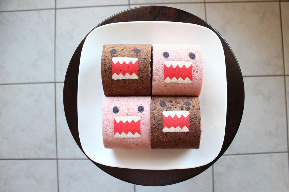 How to make a domo-kun decorated cake roll - B+C Guides
