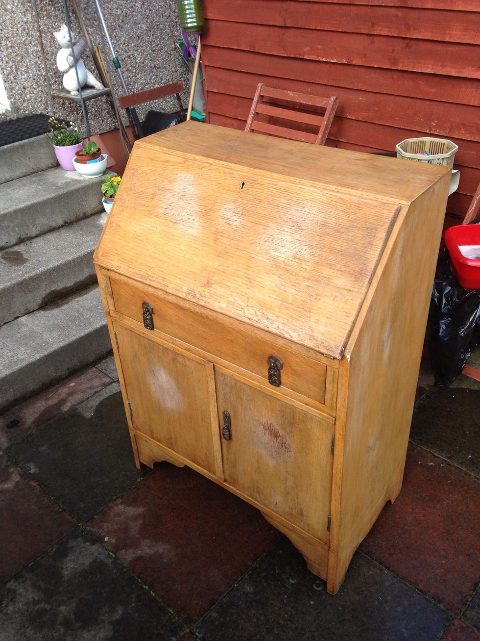 How to renovate a junk shop desk - B+C Guides