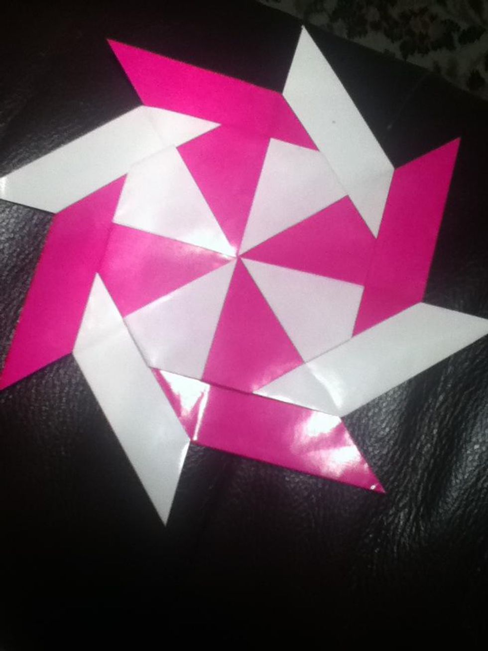 How to make an origami magic star - B+C Guides