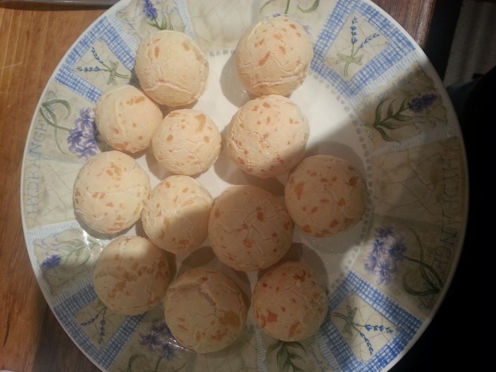 How to make brazilian cheese balls - B+C Guides