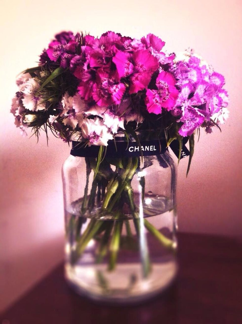 How to make a quick and beautiful flower display - B+C Guides
