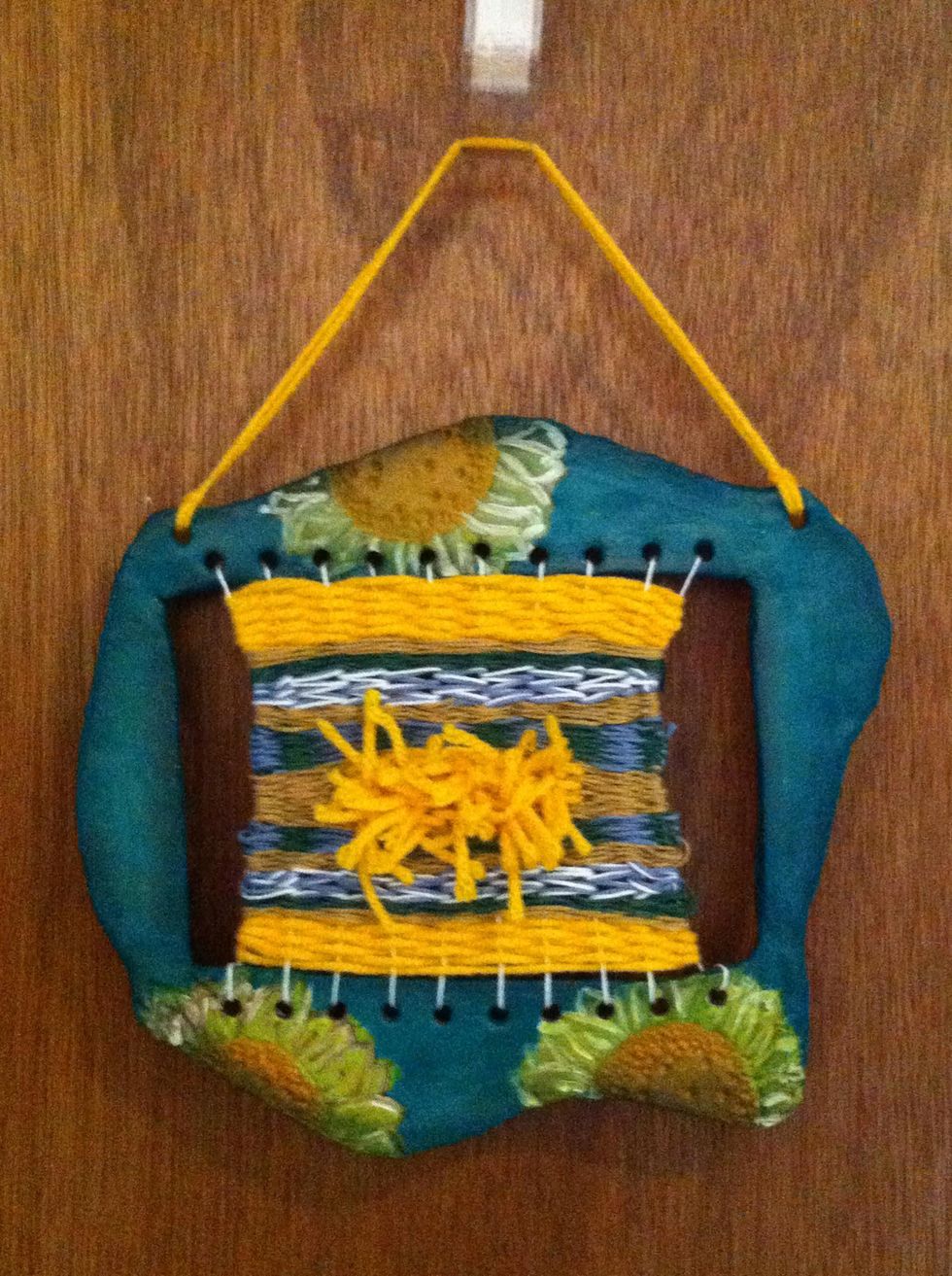 How to create a weaving on a clay loom - B+C Guides