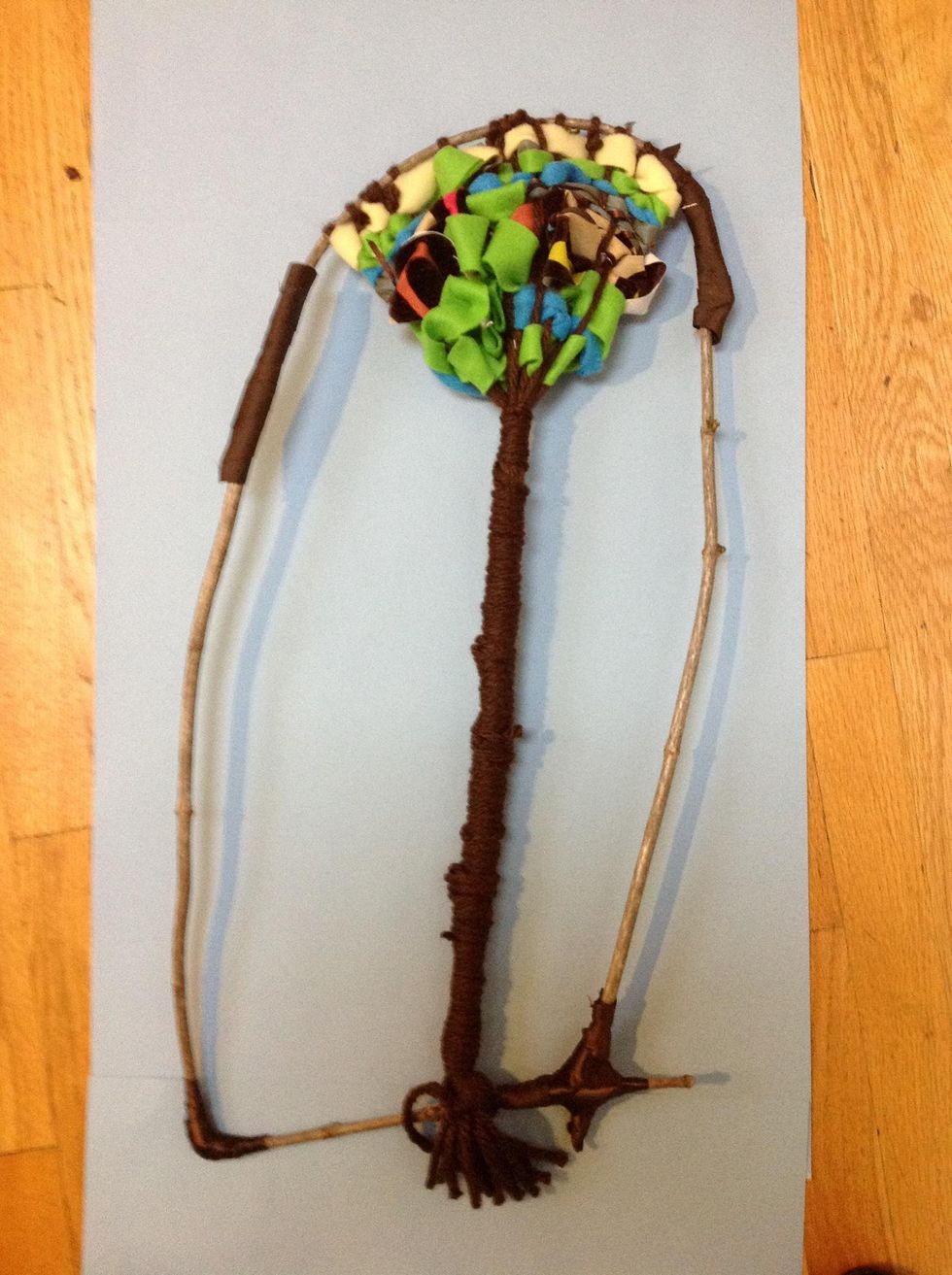 How to weave a tree on a tree branch loom. - B+C Guides