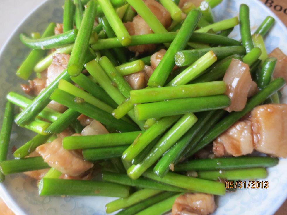 How to cook garlic sprouts chinese style, quick&healthy - B+C Guides