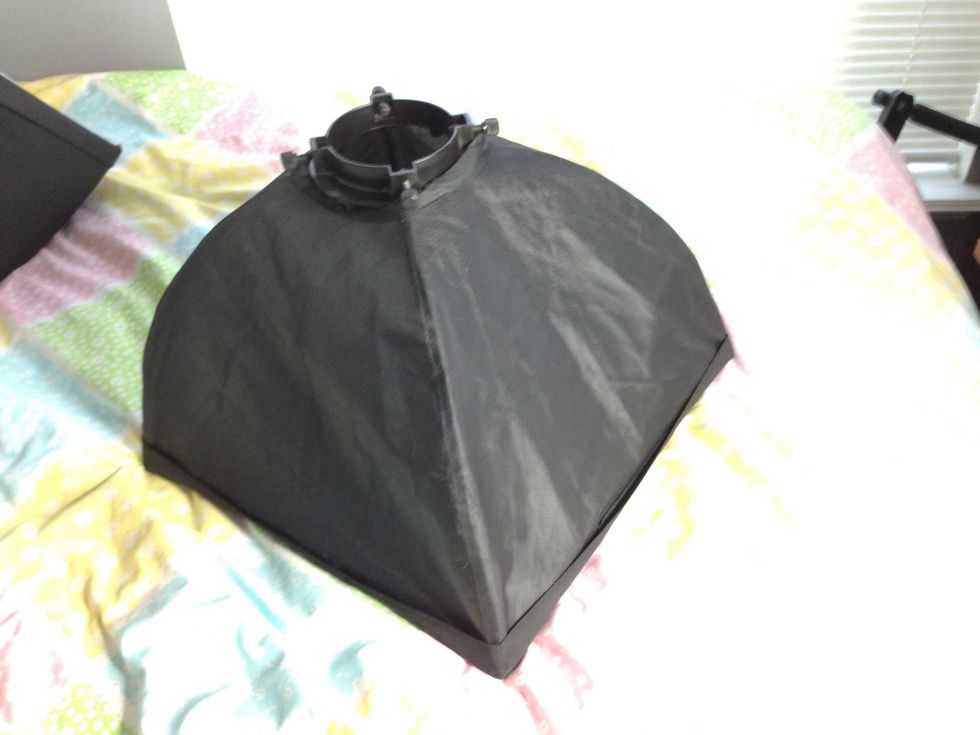 How to put together a softbox - B+C Guides