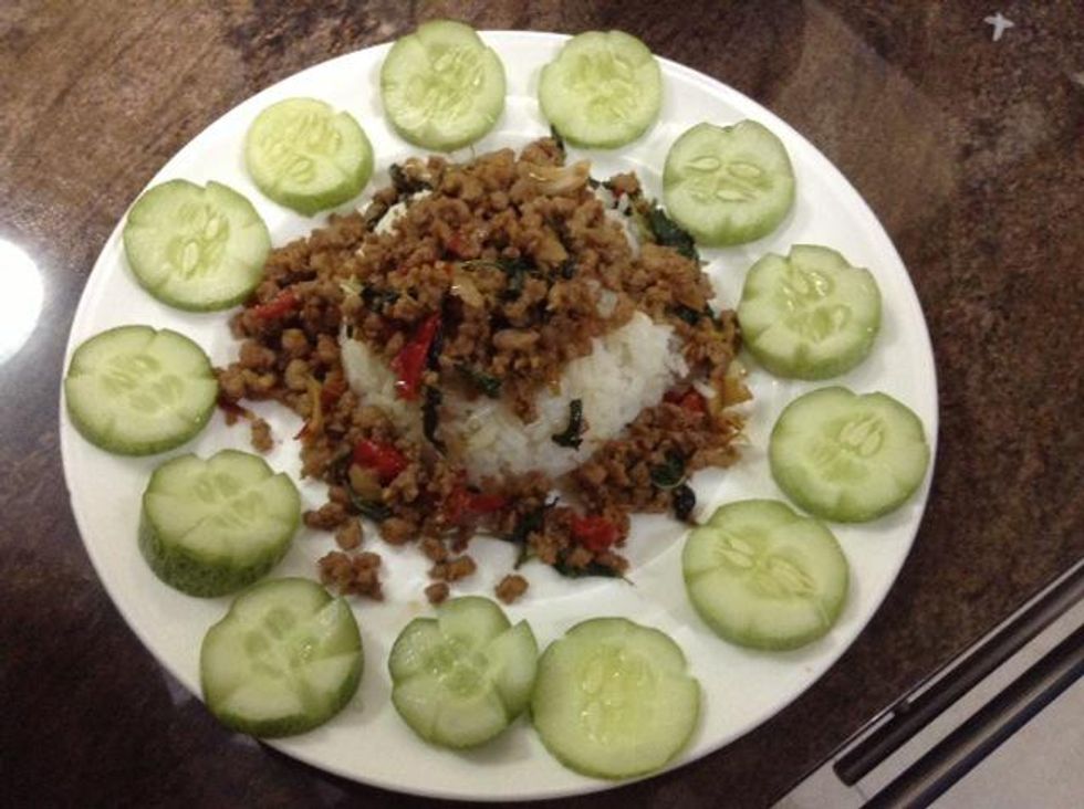 How to cook pan's thai paad gra pao - B+C Guides