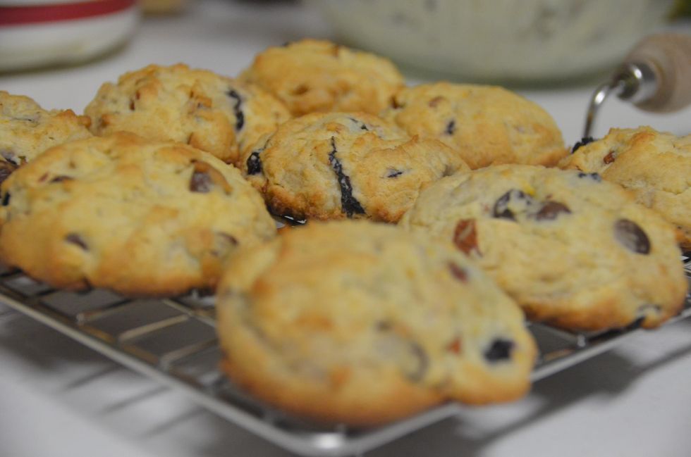 How to make almond blueberry cookies - B+C Guides