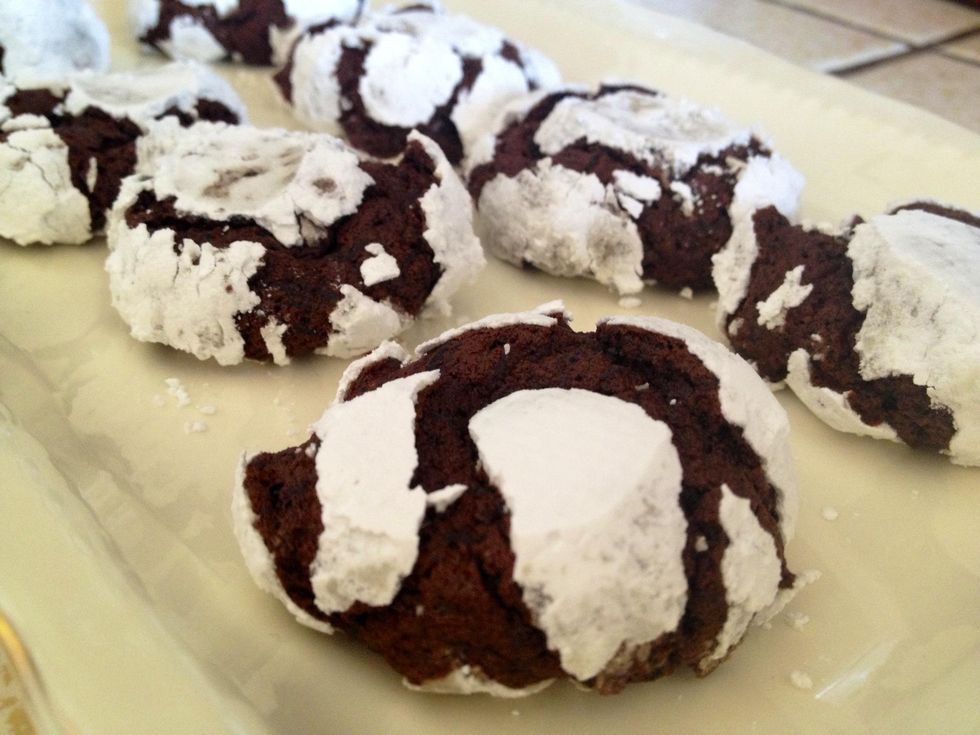 How to bake chocolate espresso snowcap crackle cookies - B+C Guides
