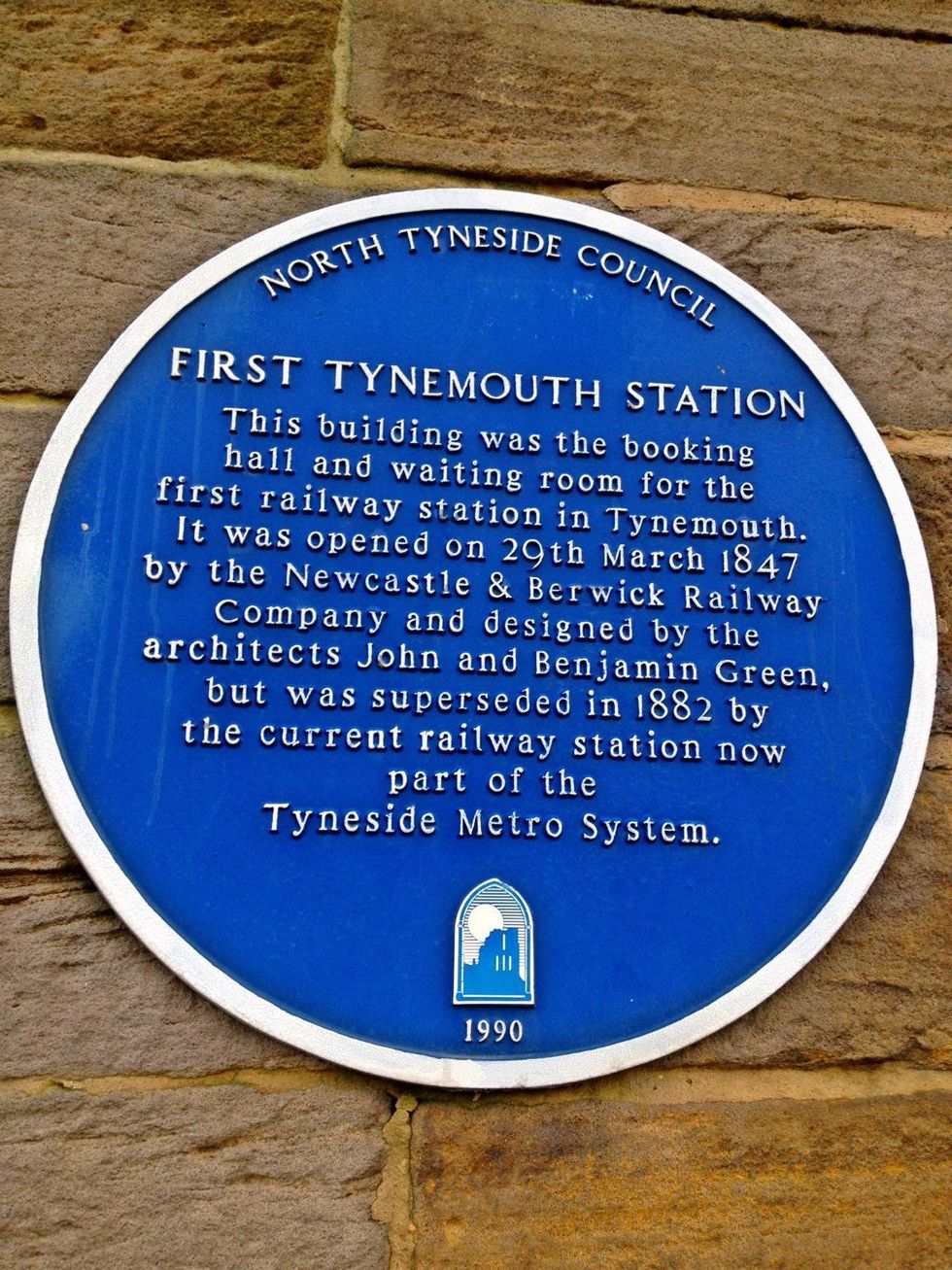 How to follow the north tyneside blue plaque walk - B+C Guides