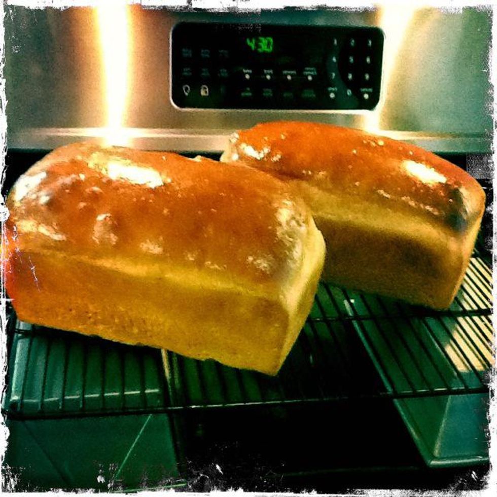 How to make two big beautiful loafs of bread - B+C Guides